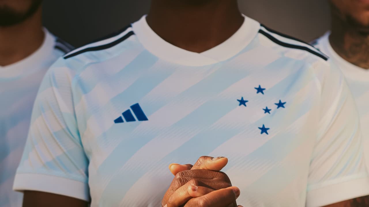 Cruzeiro define data para lançamento da nova camisa 2 do clube - Lance!
