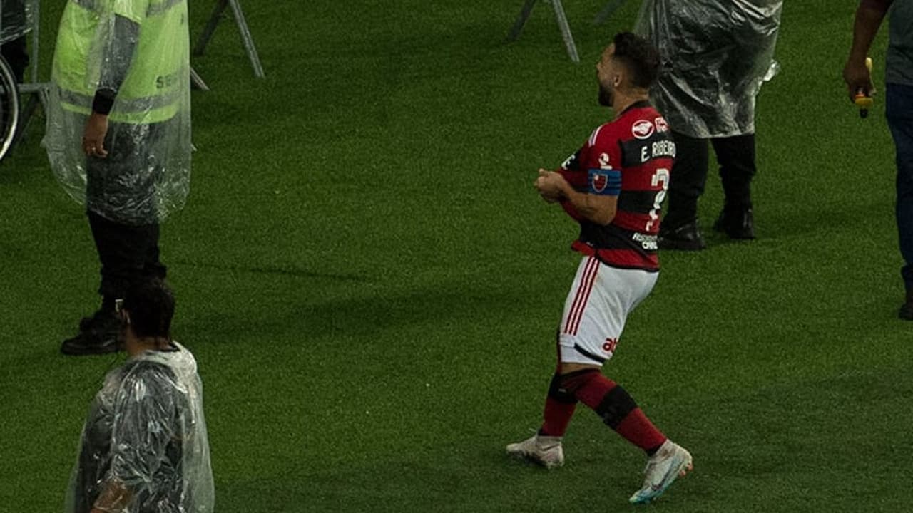 Flamengo bate o Goiás e volta a vencer no Brasileirão depois de três ...