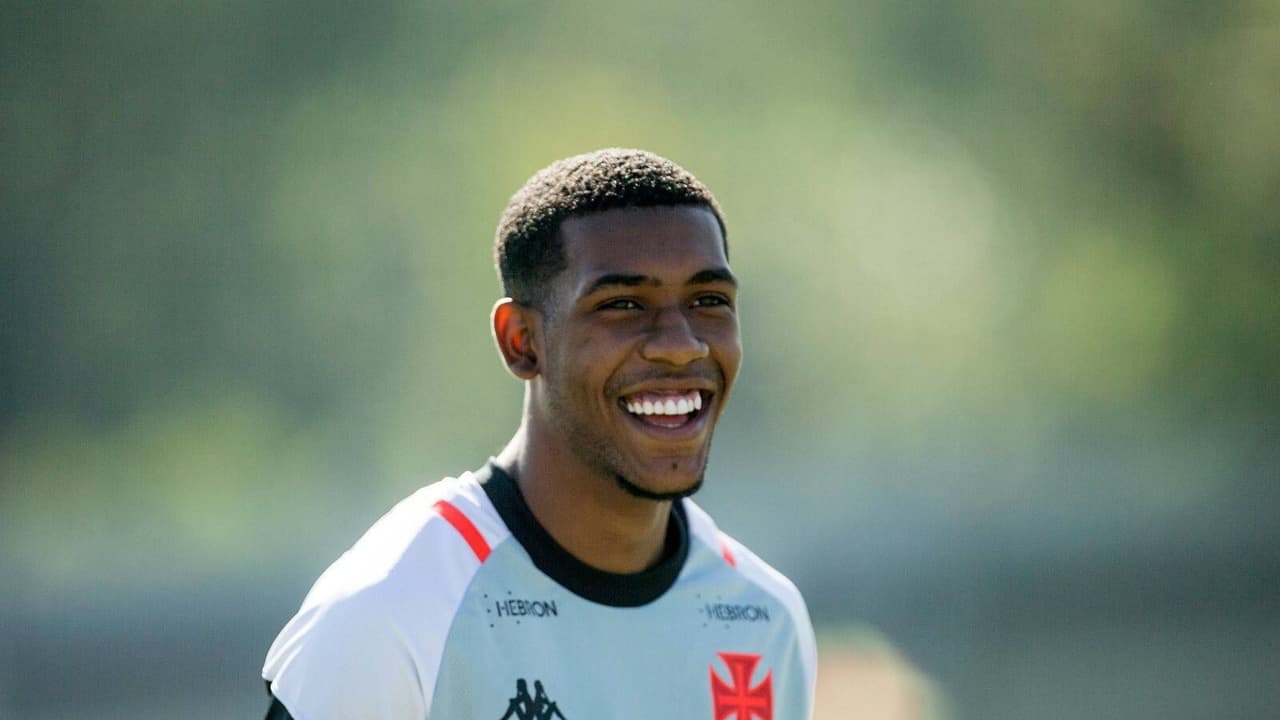 Rayan conquista espaço no Vasco e pode ganhar chance contra o ...