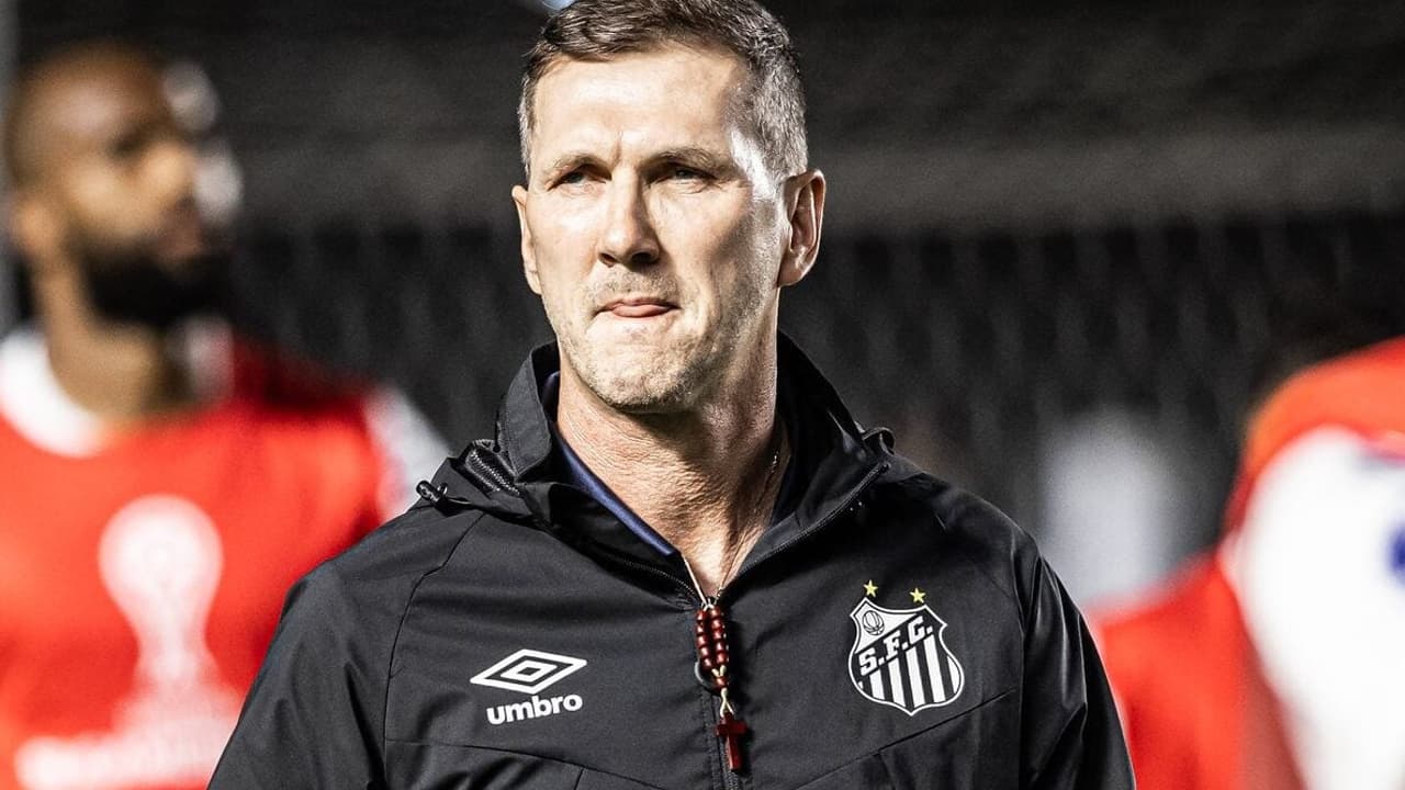 Turra pede desculpas aos torcedores do Santos após derrota e promete ...