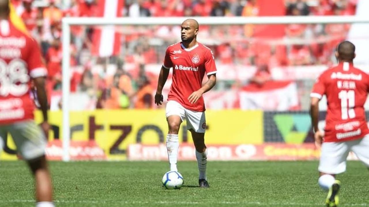 Rodrigo Moledo, do Internacional, é suspenso pela Conmebol por doping