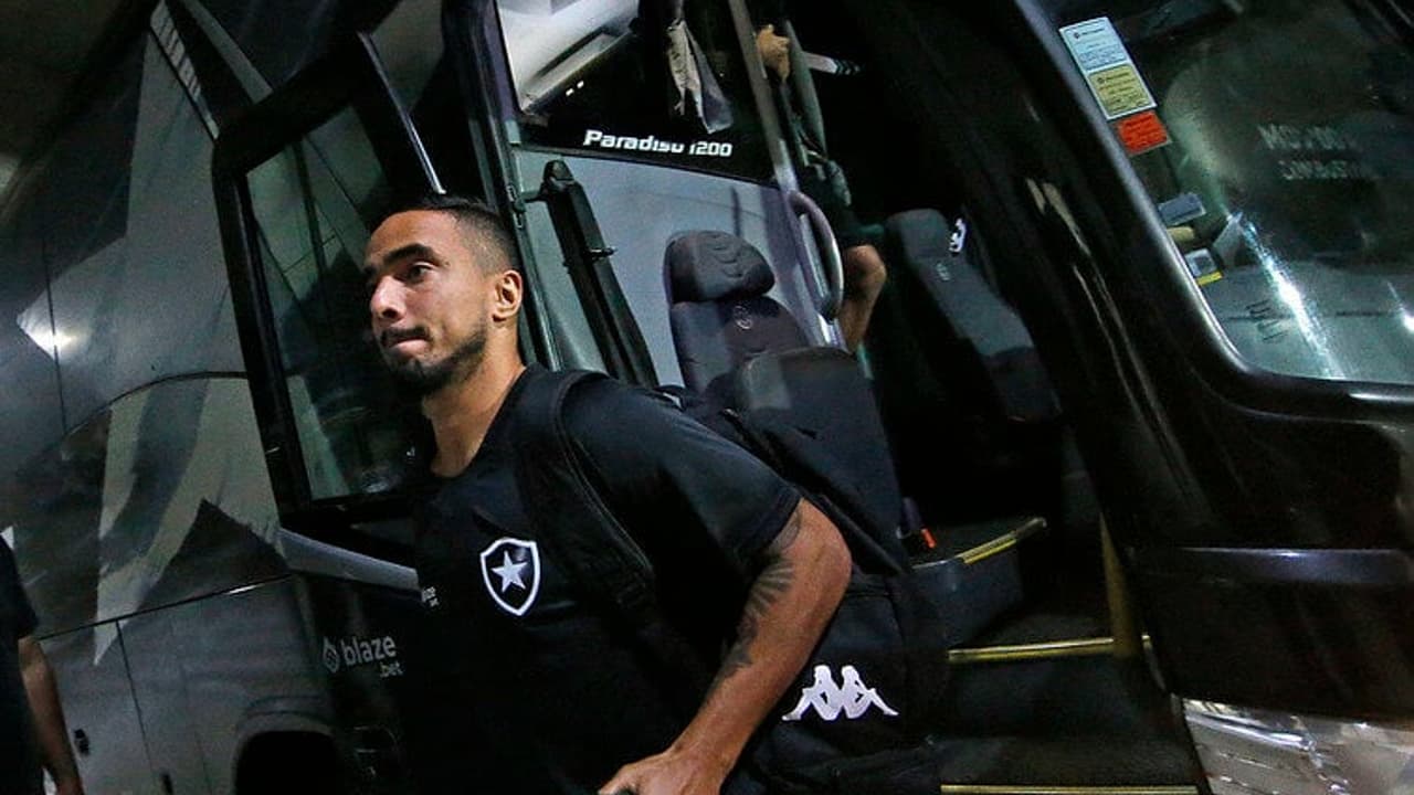 Rafael é submetido a cirurgia no joelho esquerdo; elenco do Botafogo ...