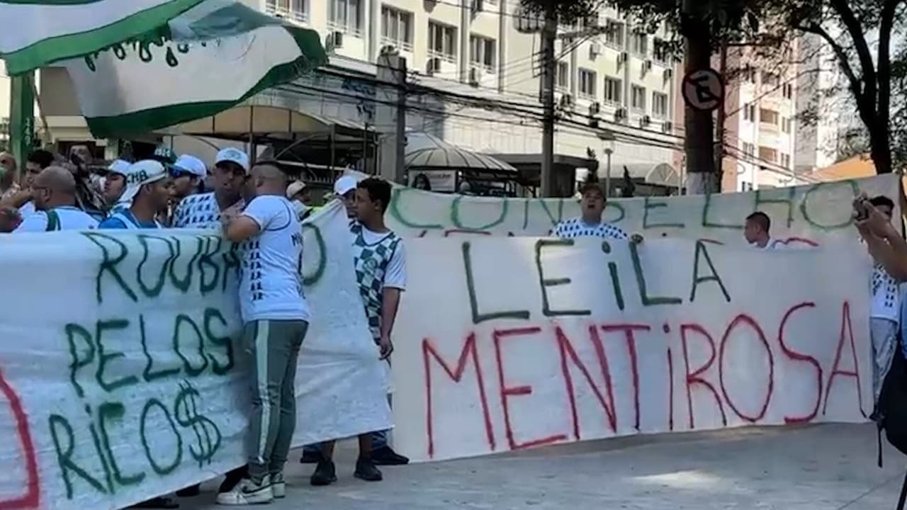 Vídeo Torcida Do Palmeiras Protesta Contra Leila E Barros Em Frente Ao