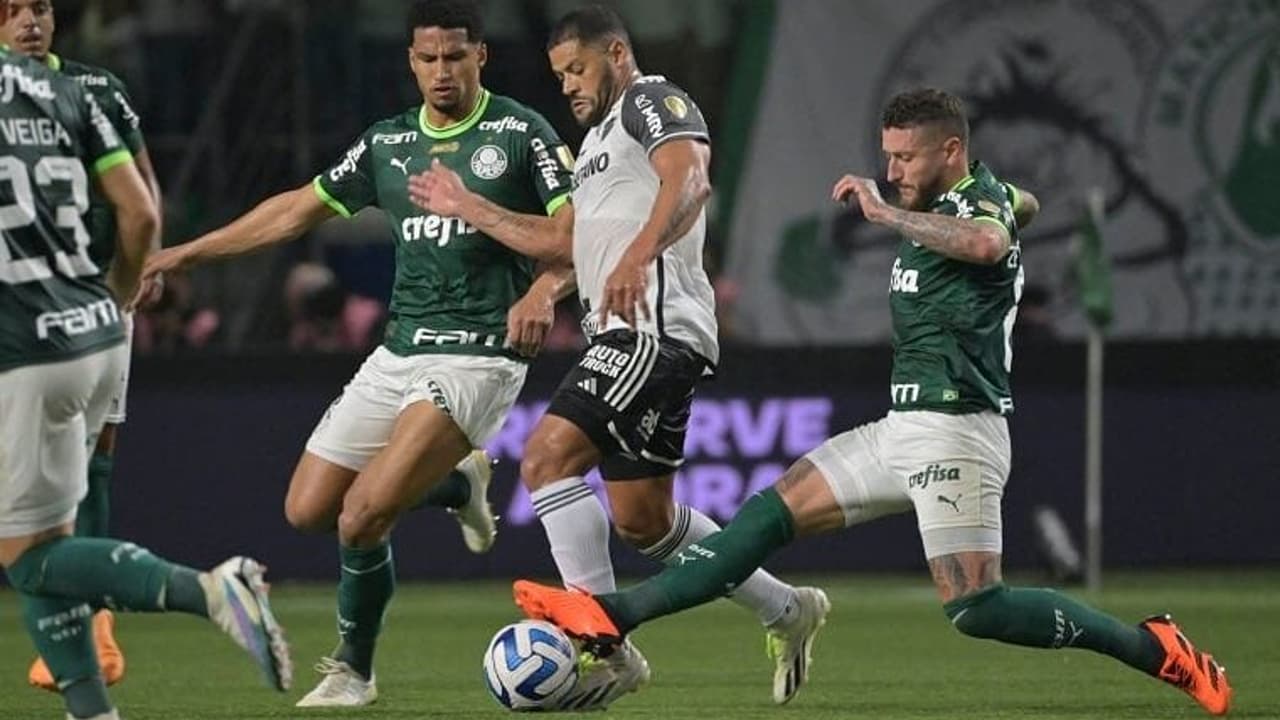 Conmebol divulga áudio de decisão polêmica do VAR da partida entre ...