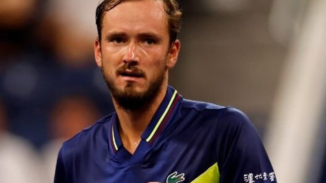 Medvedev se recupera após início lento e volta às quartas em Nova York ...