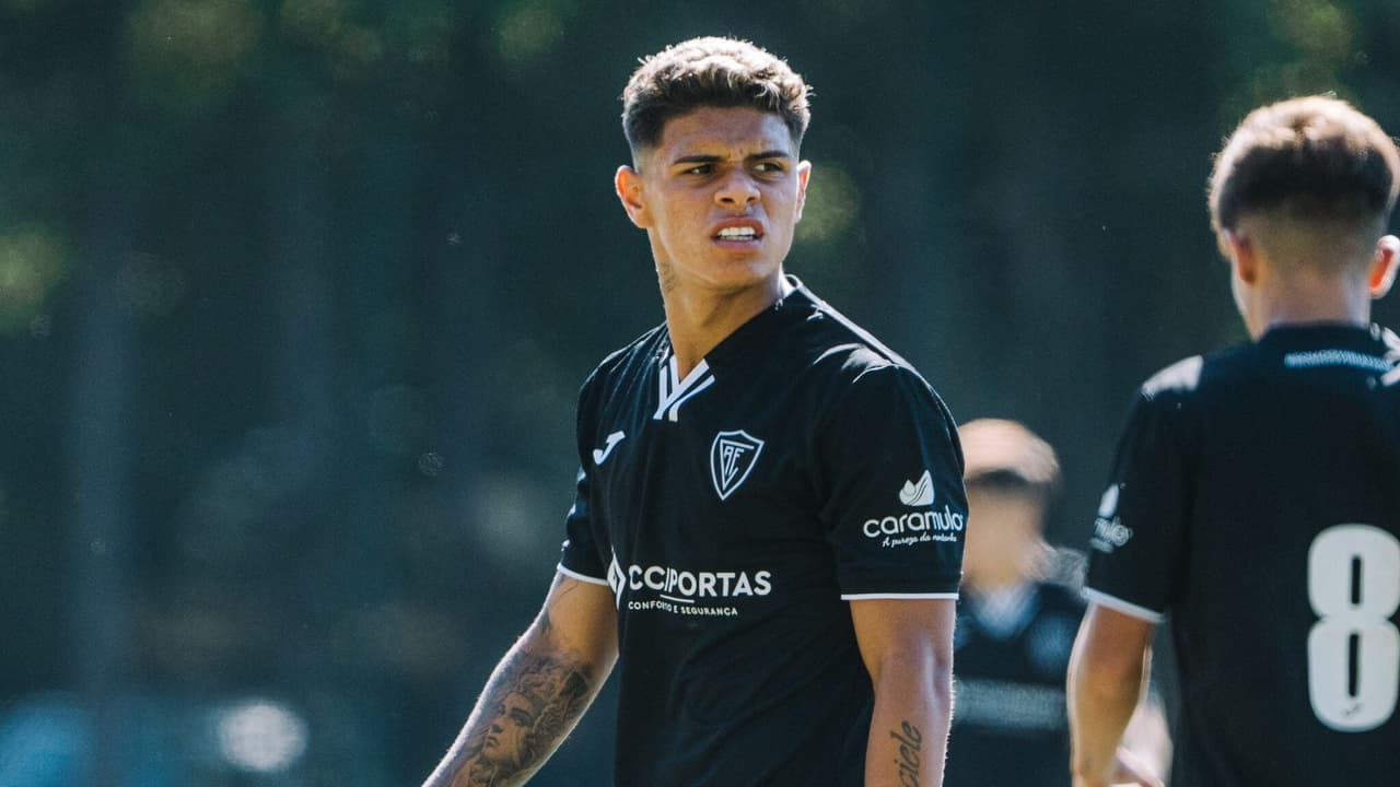Revelado pelo Barra FC, de Santa Catarina, atacante Bruno Branco ...