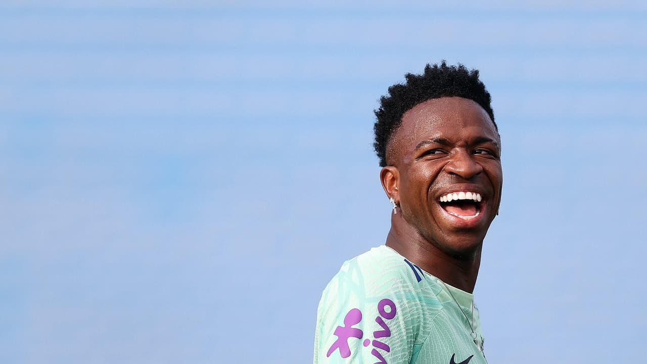 Vini Jr estrela campanha de patrocinador para o mês da consciência ...