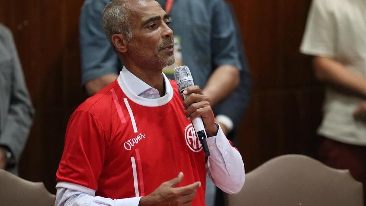 Romário é eleito presidente do America-RJ - Lance!