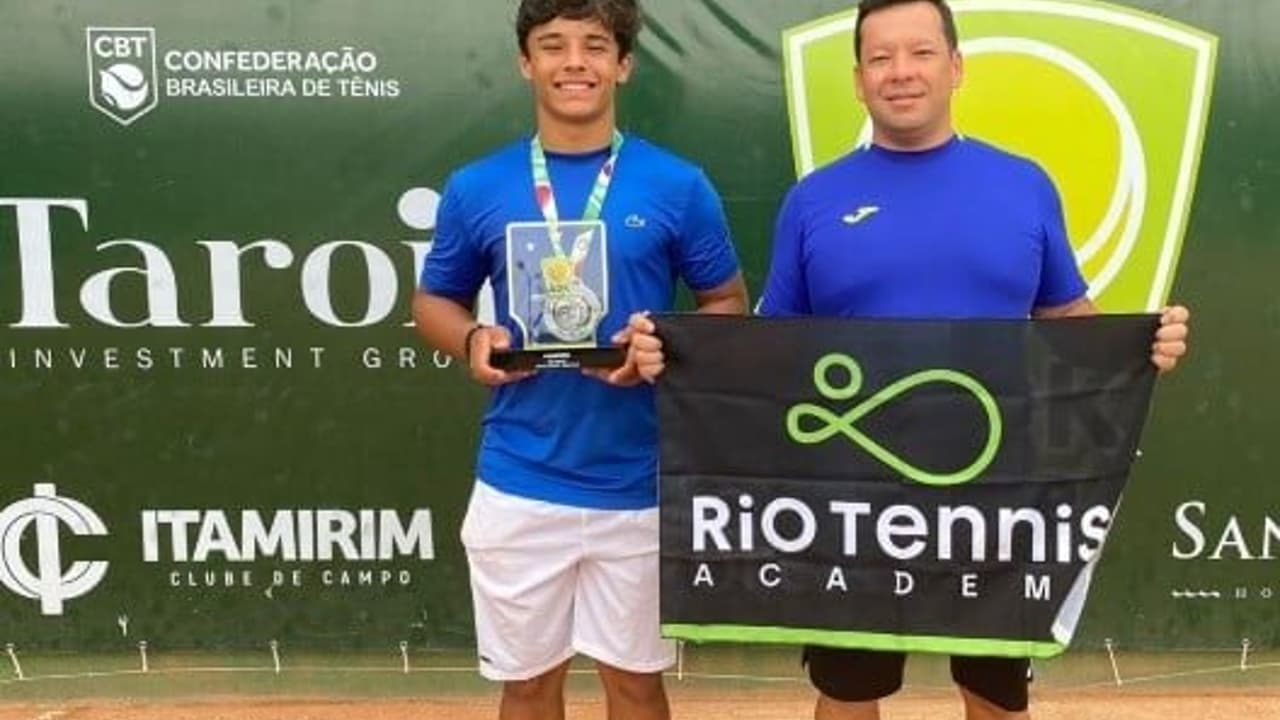 Arthur Rocha é campeão nos 16 anos em Itajaí (SC)