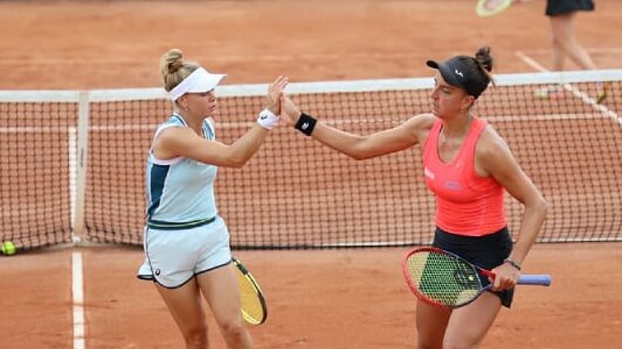 Laura Pigossi e Ingrid Martins perdem batalha na estreia em Florianópolis