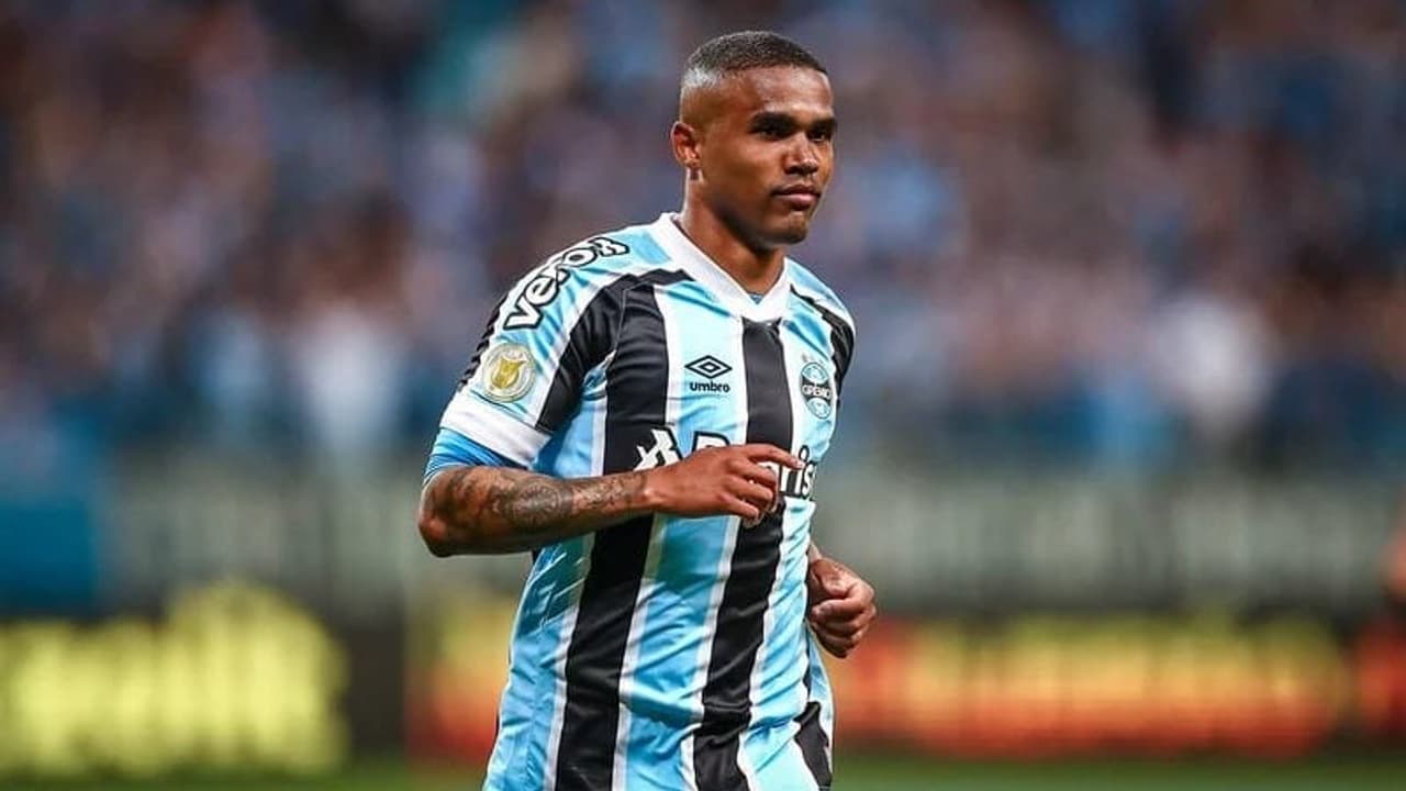 Com Douglas Costa, Fluminense tem mais de um time '30+'