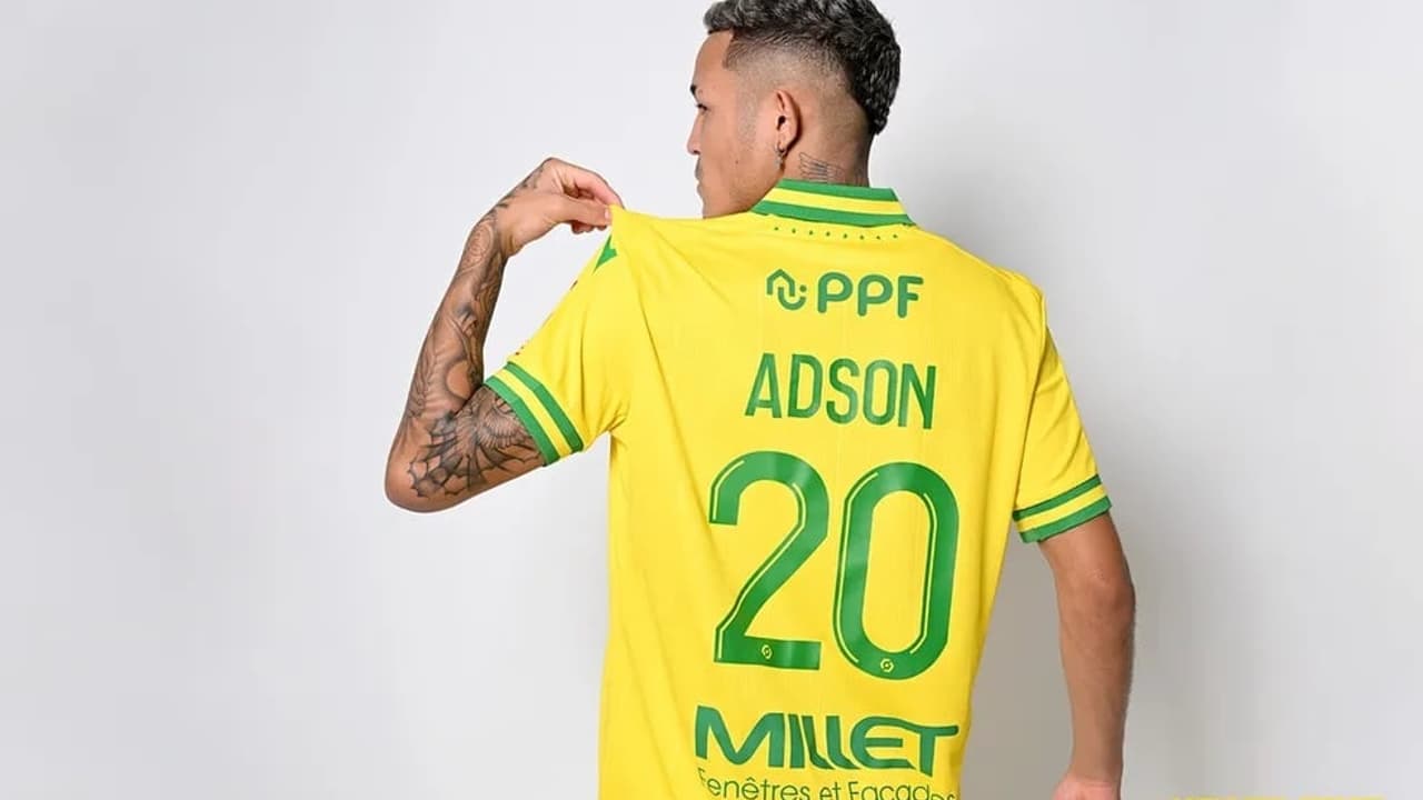 Conheça Adson, atacante que está encaminhado com o Vasco