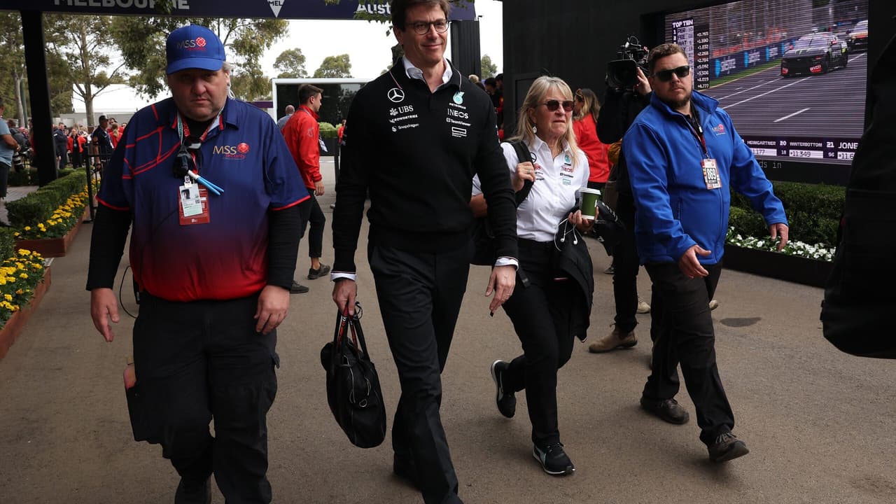 F1: Toto Wolff admite que questiona próprio trabalho na Mercedes: 'Não tomamos pílula da burrice'