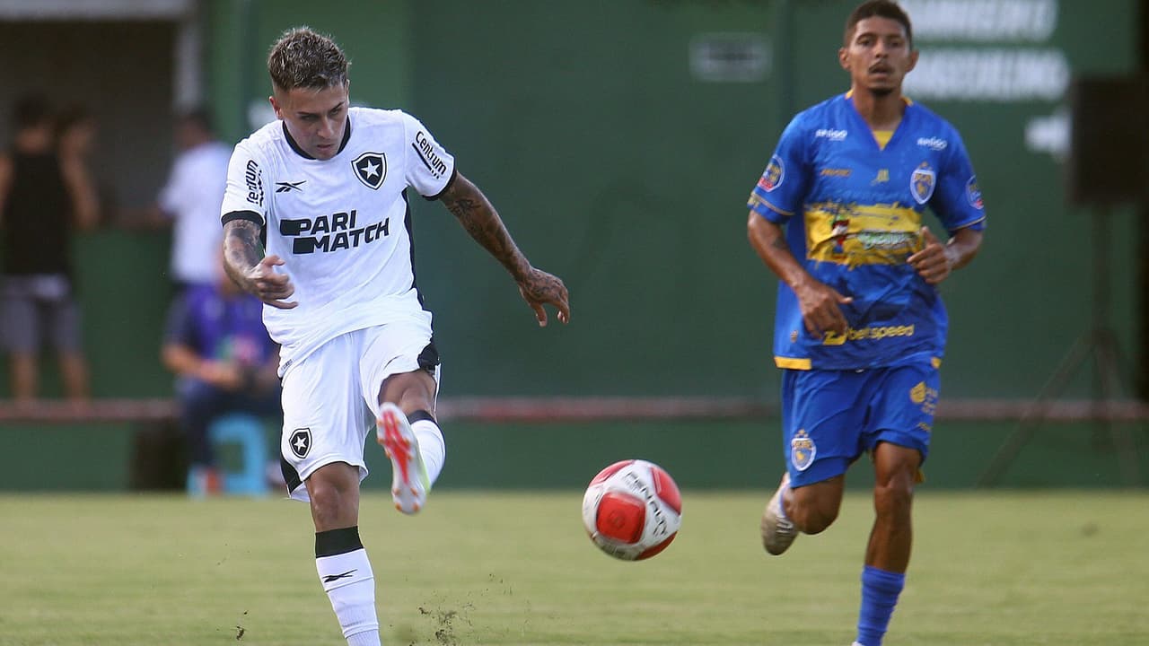 Botafogo vence o Sampaio Corrêa e coloca um pé na final da Taça Rio
