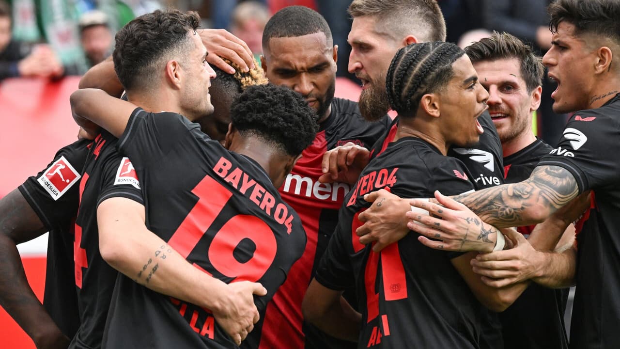 Bayer Leverkusen dá show e conquista sua primeira Bundesliga
