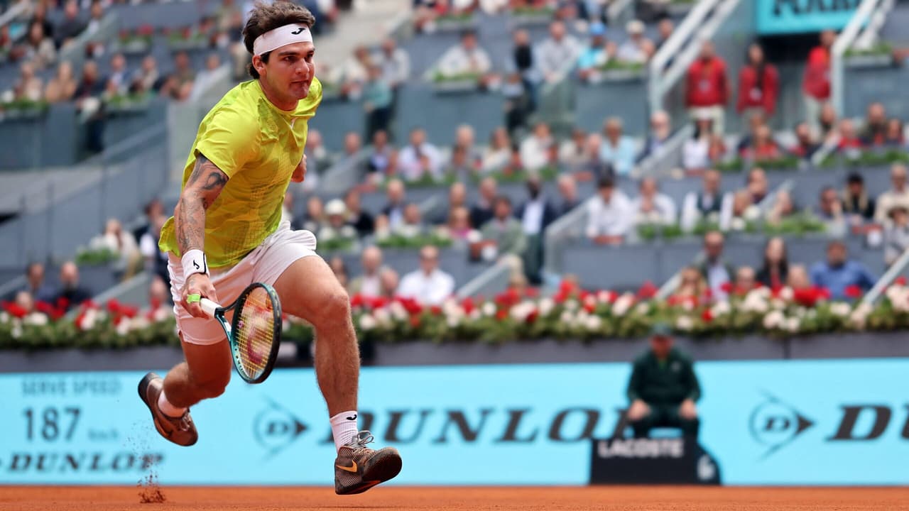 Thiago Wild perde cinco match-points, detona raquete e é eliminado em Turim