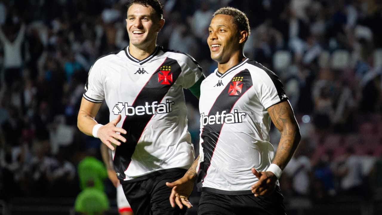 Torcedores do Vasco alopram com atitude de Vegetti como capitão