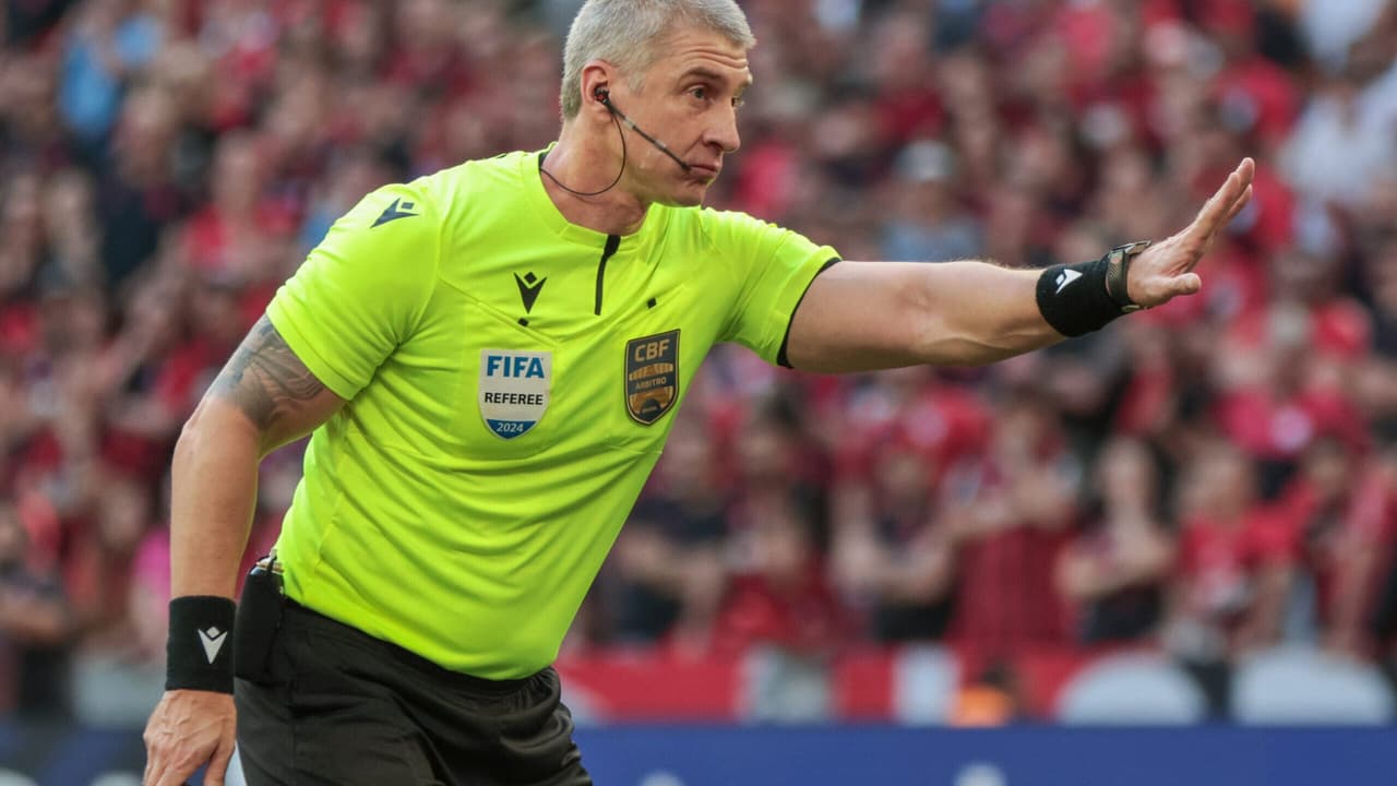 PC Oliveira analisa acréscimos que resultaram no gol do Flamengo