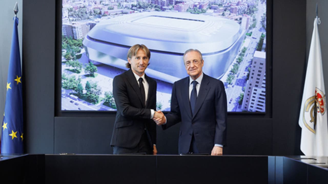 Real Madrid anuncia renovação de contrato de Luka Modric