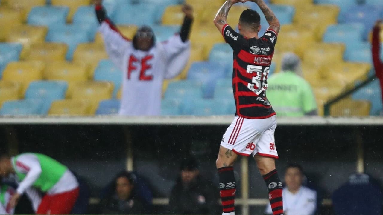 Michael marca na estreia, e Flamengo vence o Bragantino do Maracanã