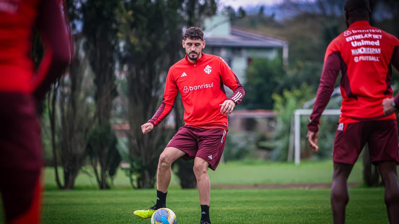 Como foi a estreia de Agustín Rogel, novo zagueiro do Internacional?