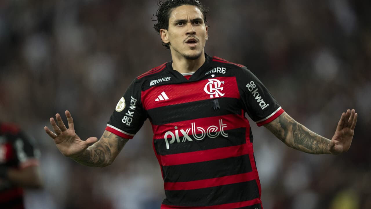 Pedro, do Flamengo, rompe o ligamento cruzado e está fora da temporada