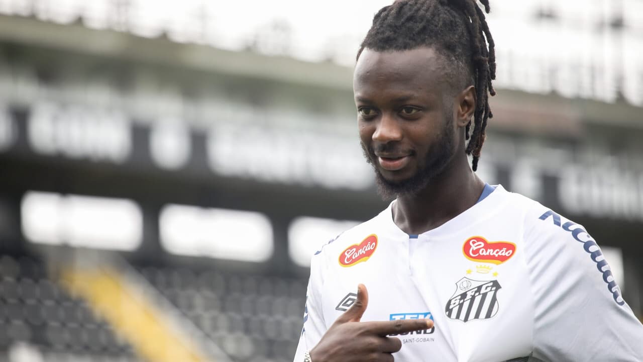 Yusupha Nije enfrenta dificuldades para se adaptar no Santos