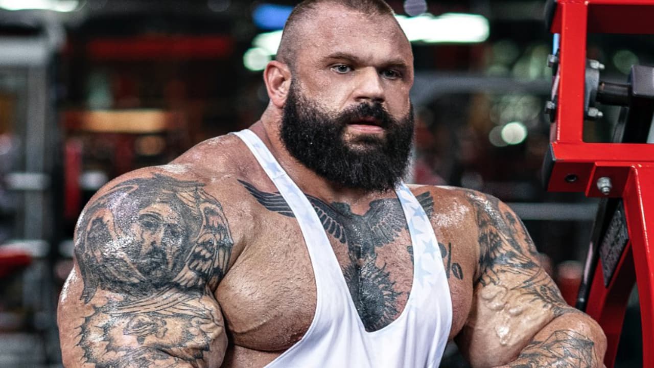 Bodybuilder bielorruso famoso por ingerir 16 mil calorias morre aos 36 anos