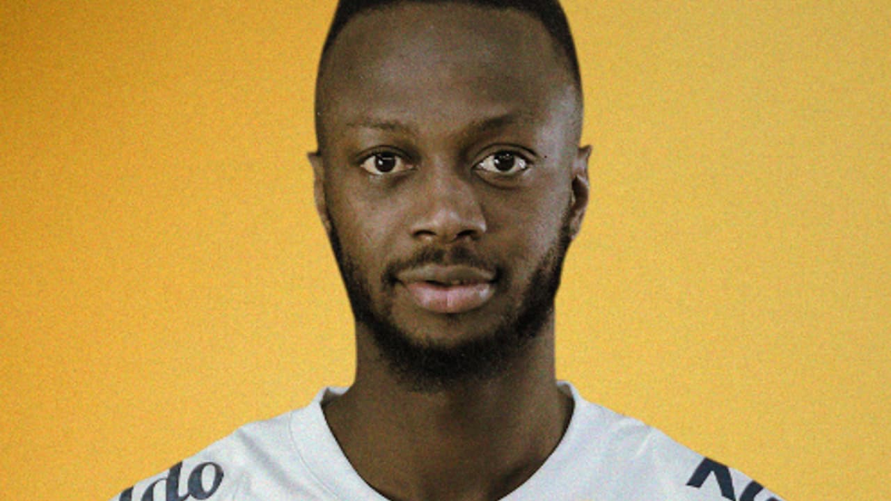 Santos anuncia a contratação do atacante Yusupha Njie