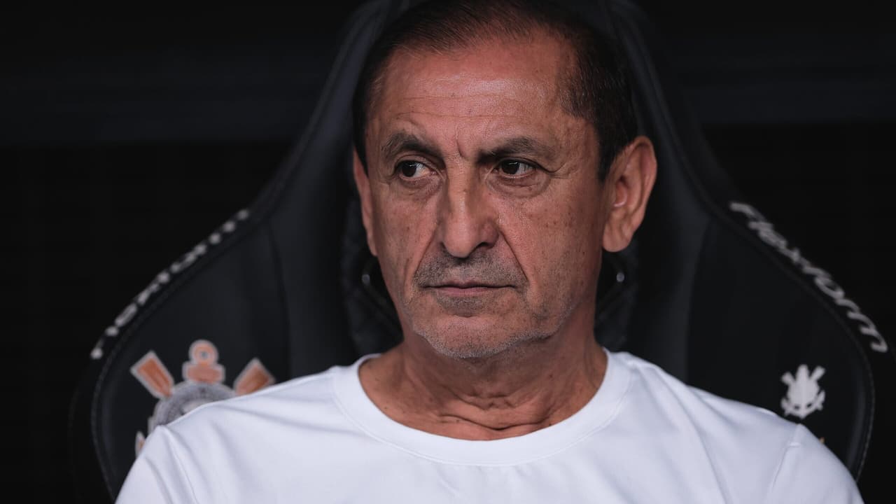 Ramón Díaz barra trio do Corinthians por falta de renovação