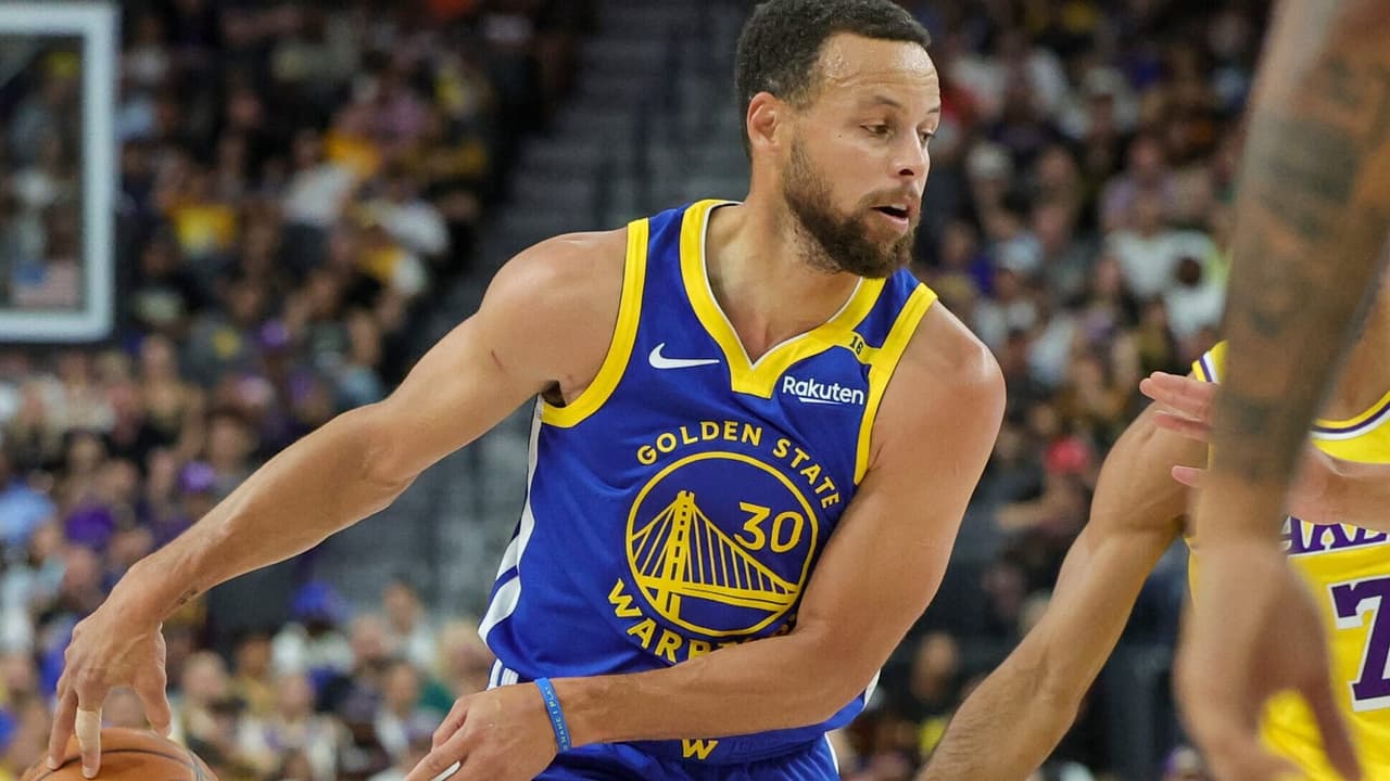 Promessa do Lakers chora ao relatar encontro com Curry na NBA
