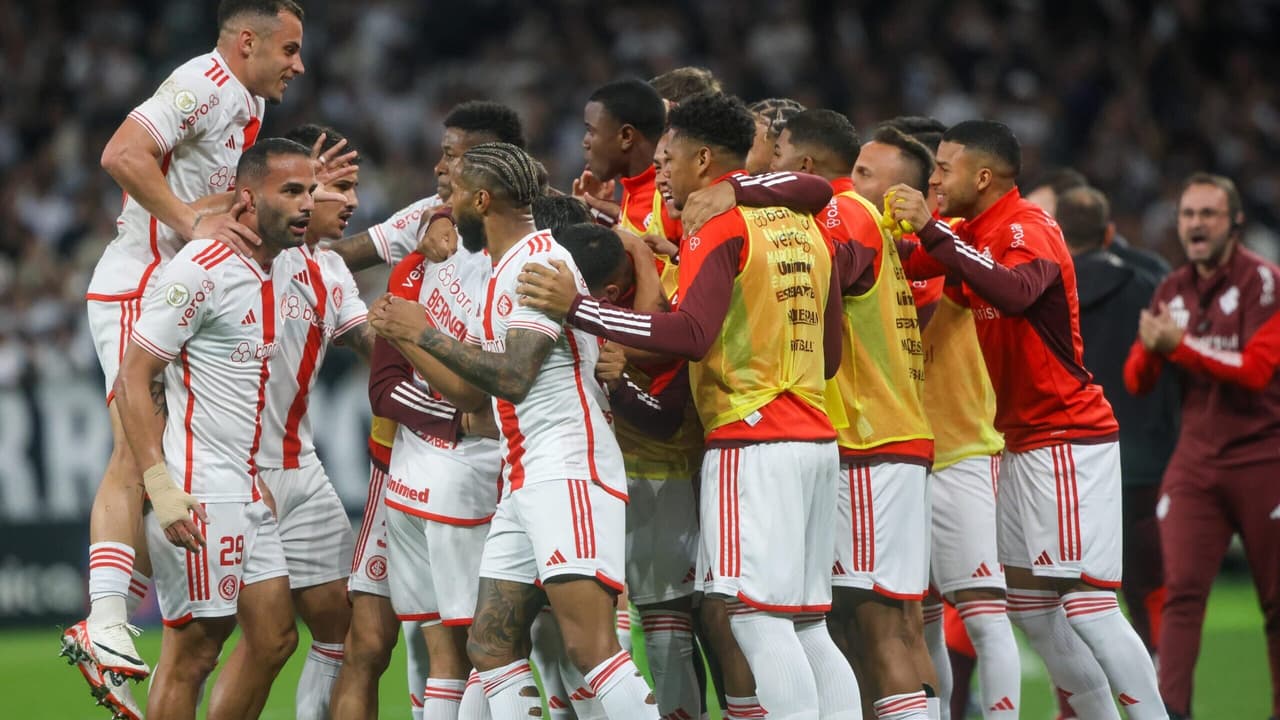 Ricardo Mathias marca gol de letra e web reage: 'requintes de crueldade'