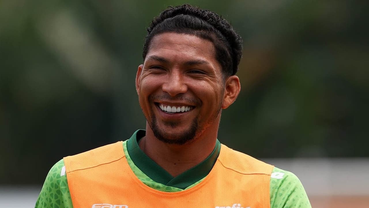Rony se blinda das críticas e vira figura certa no Palmeiras