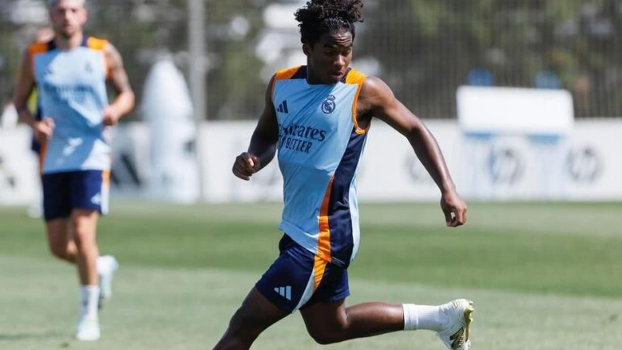 Endrick chama atenção em treinamento pelo Real Madrid; veja vídeo