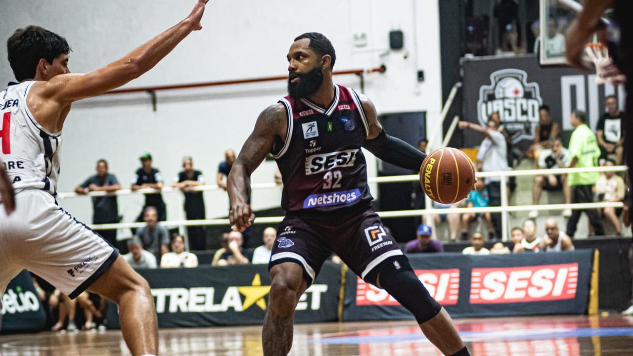 Franca vence Vasco em confronto direto no NBB