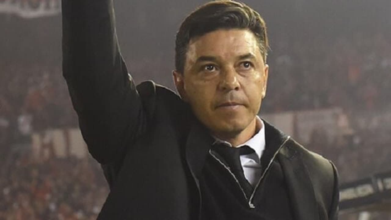 Torcida do River emociona Gallardo com homenagem ao pai