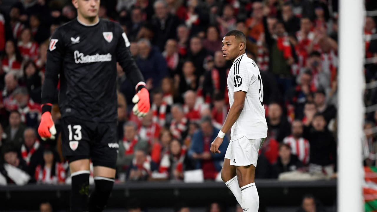 Ancelotti apoia Kylian Mbappé após pênalti perdido no Real Madrid