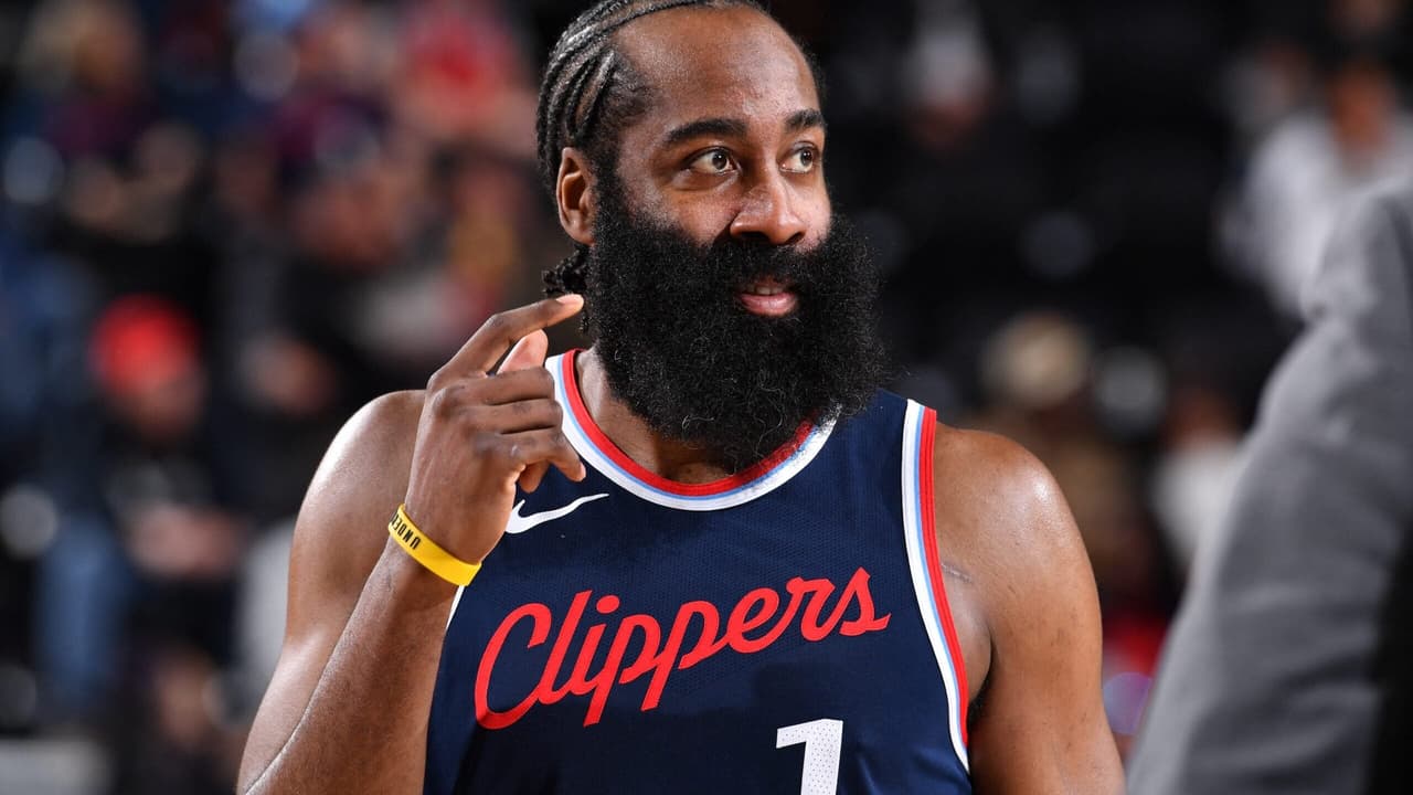 James Harden atinge marca histórica e supera campeão da NBA