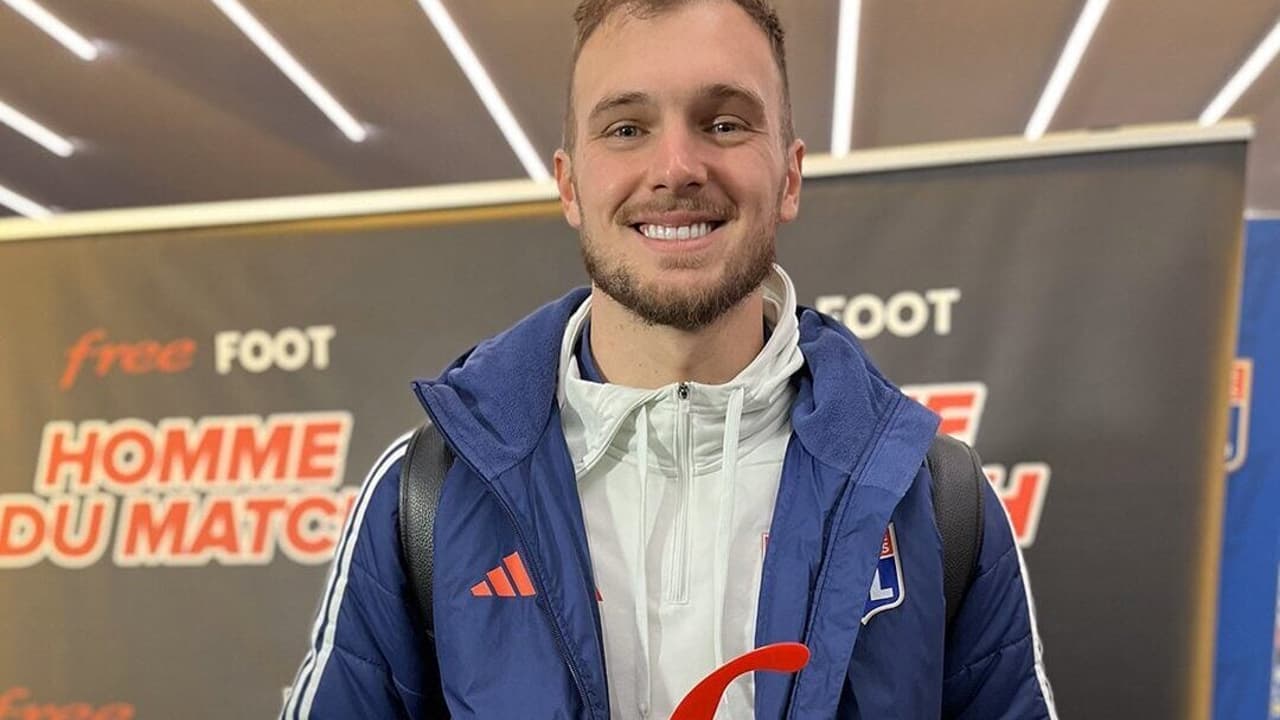 Lucas Perri, goleiro do Lyon, é destaque na Ligue 1