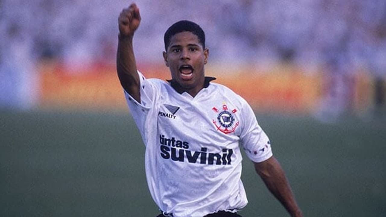 O ano que ficou marcado na história de Marcelinho Carioca com o Corinthians