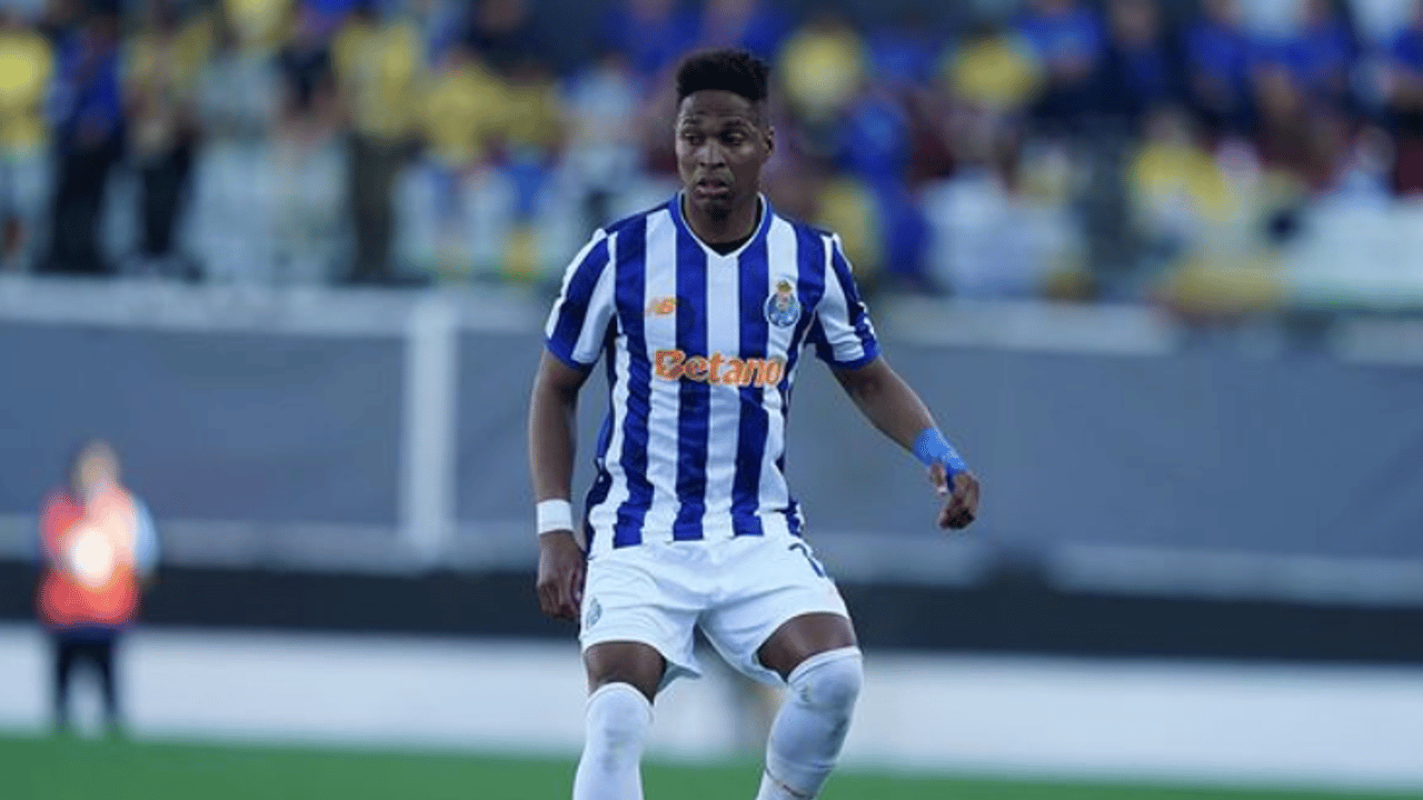 Wendell chega para assinar com o São Paulo e 'perde' número no elenco