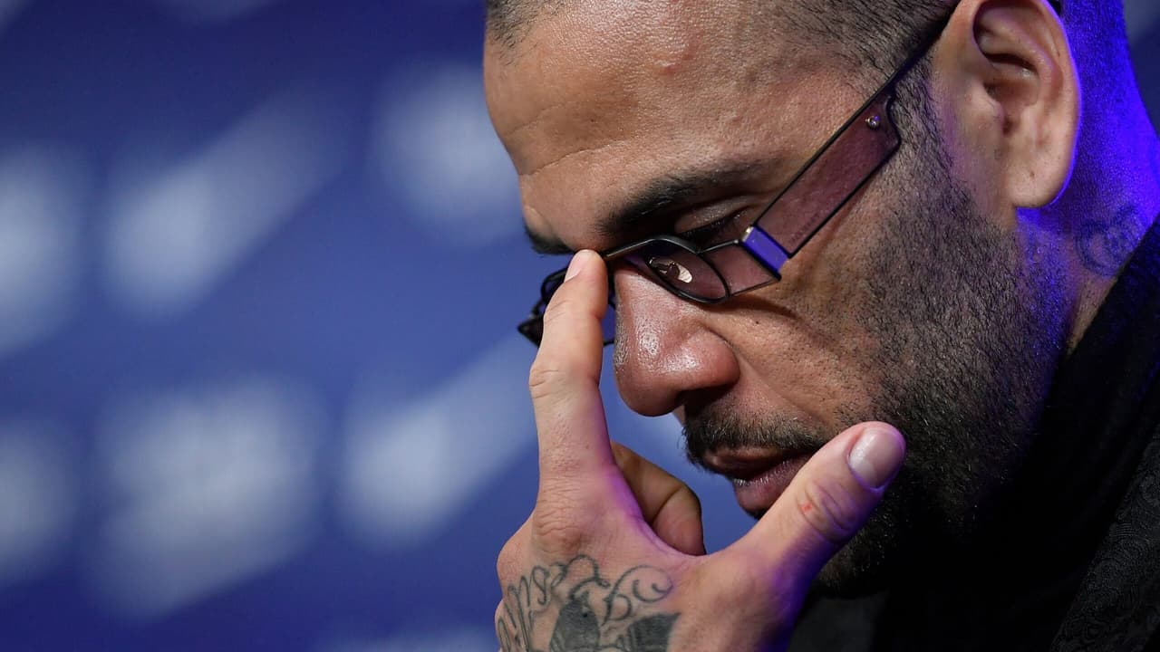 Daniel Alves é absolvido por tribunal após condenação por estupro