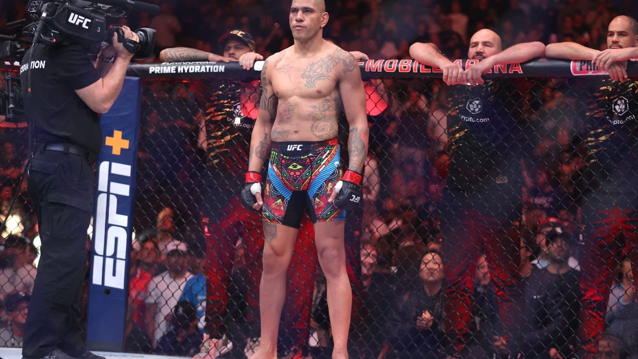 UFC: Joe Rogan alega lesão de Alex Poatan contra Ankalaev
