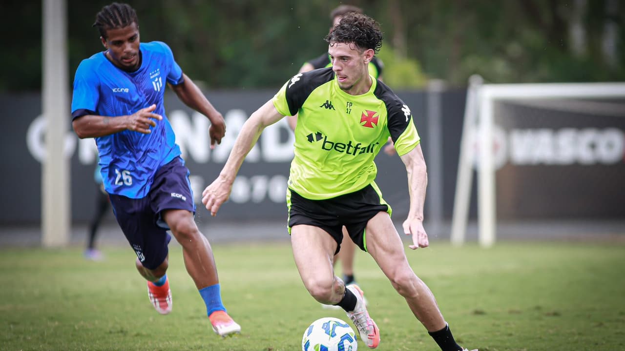 Vasco recebe chuva de críticas após levar gols de clube da série D