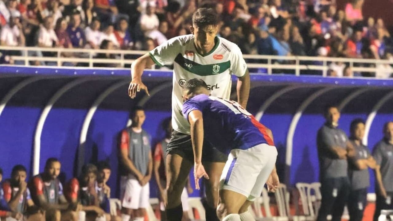 Time da Série A confirma a contratação de volante do Maringá