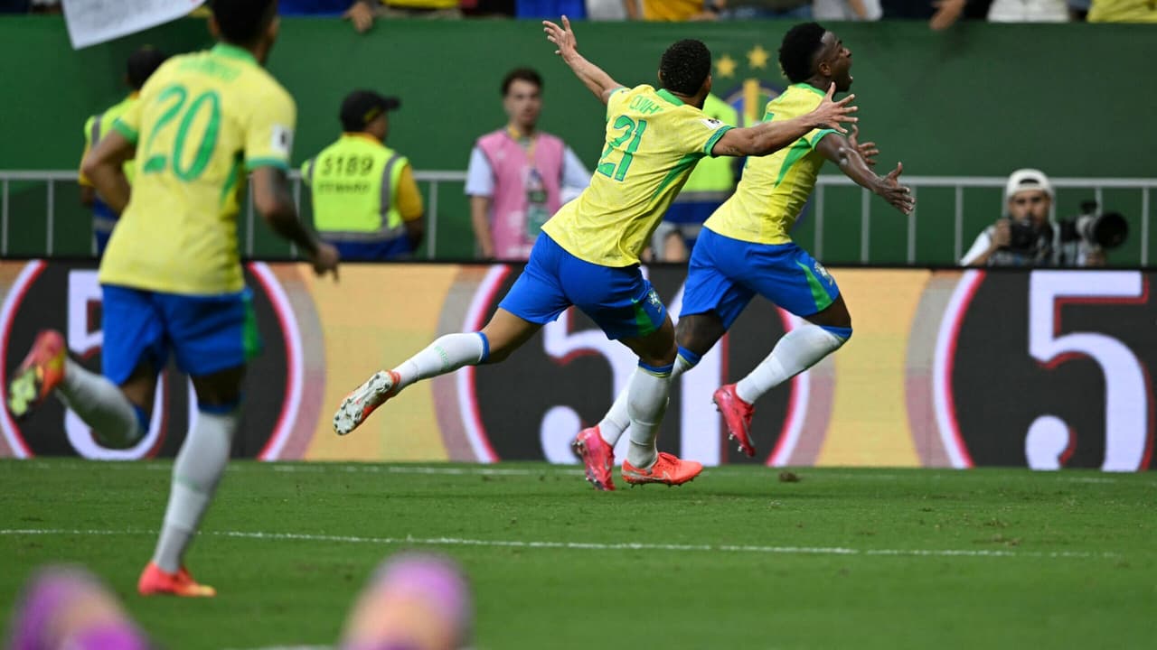 Vini Jr se junta a Ronaldo e Ronaldinho em feito pela Seleção