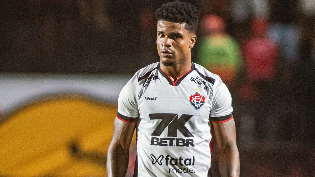 Elogiado por Carpini, Jamerson vive evolução no Vitória