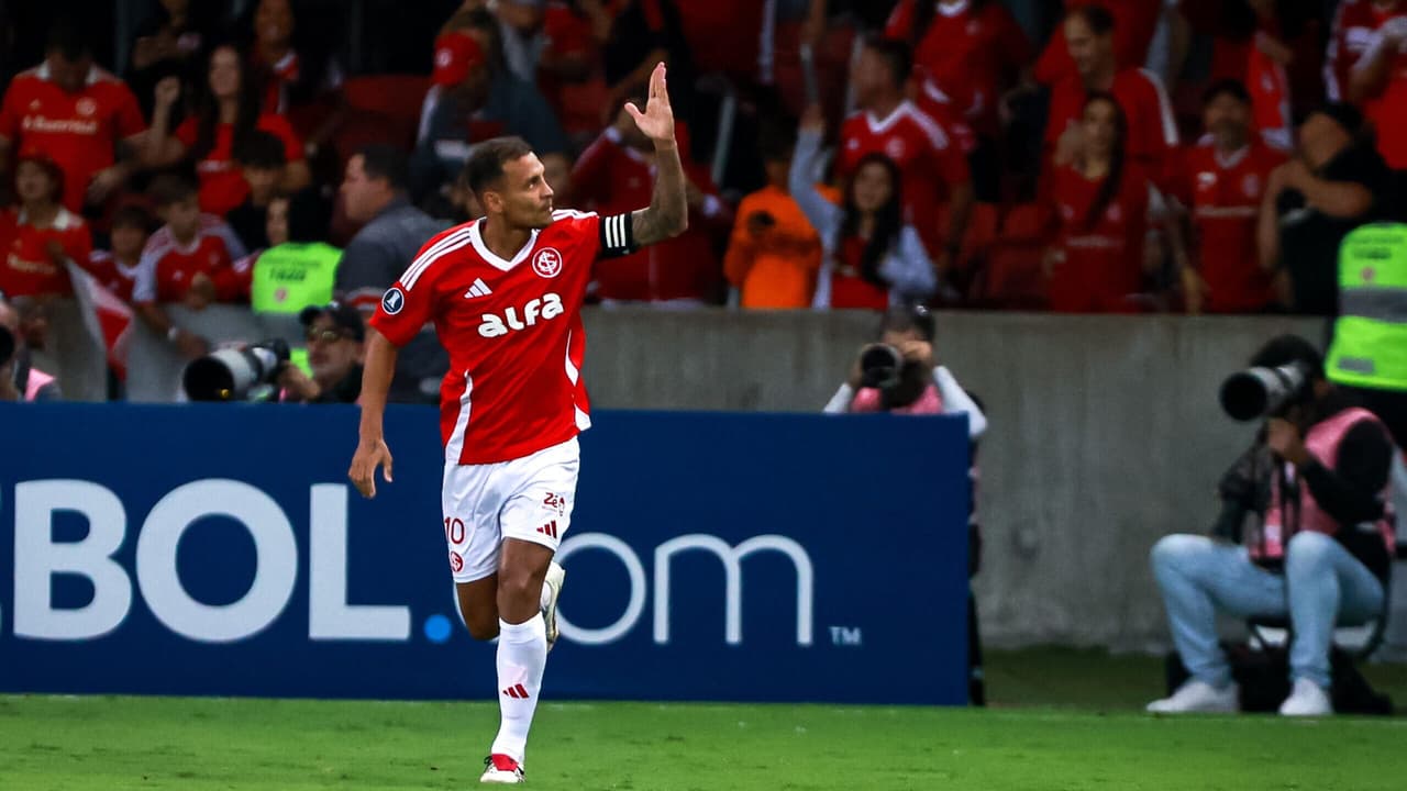 Alan Patrick: 'Nem sempre acontece de marcar três gols'