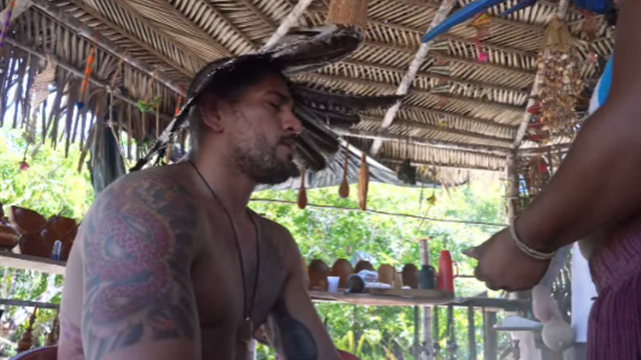 Alex Poatan faz ritual em aldeia indígena para 'recarregar' espírito ...
