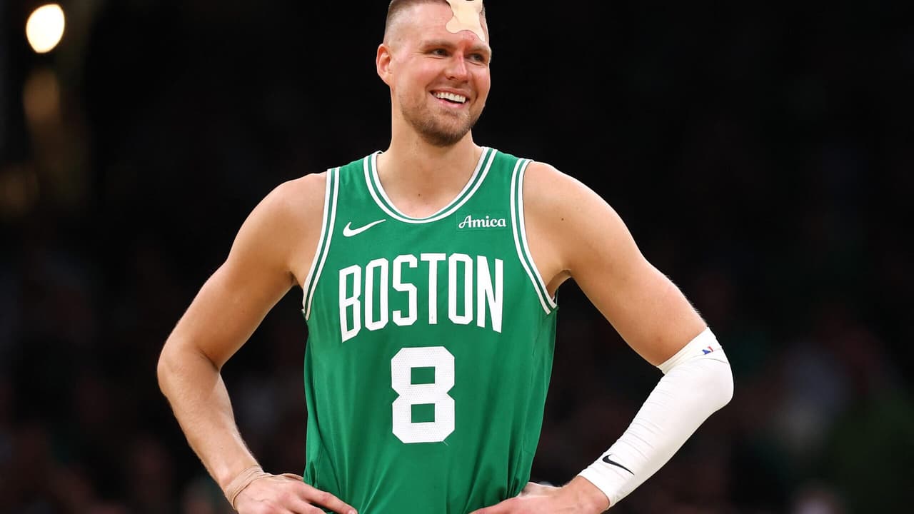 NBA: Pivô do Celtics sangra e sai sorrindo contra Magic nos playoffs